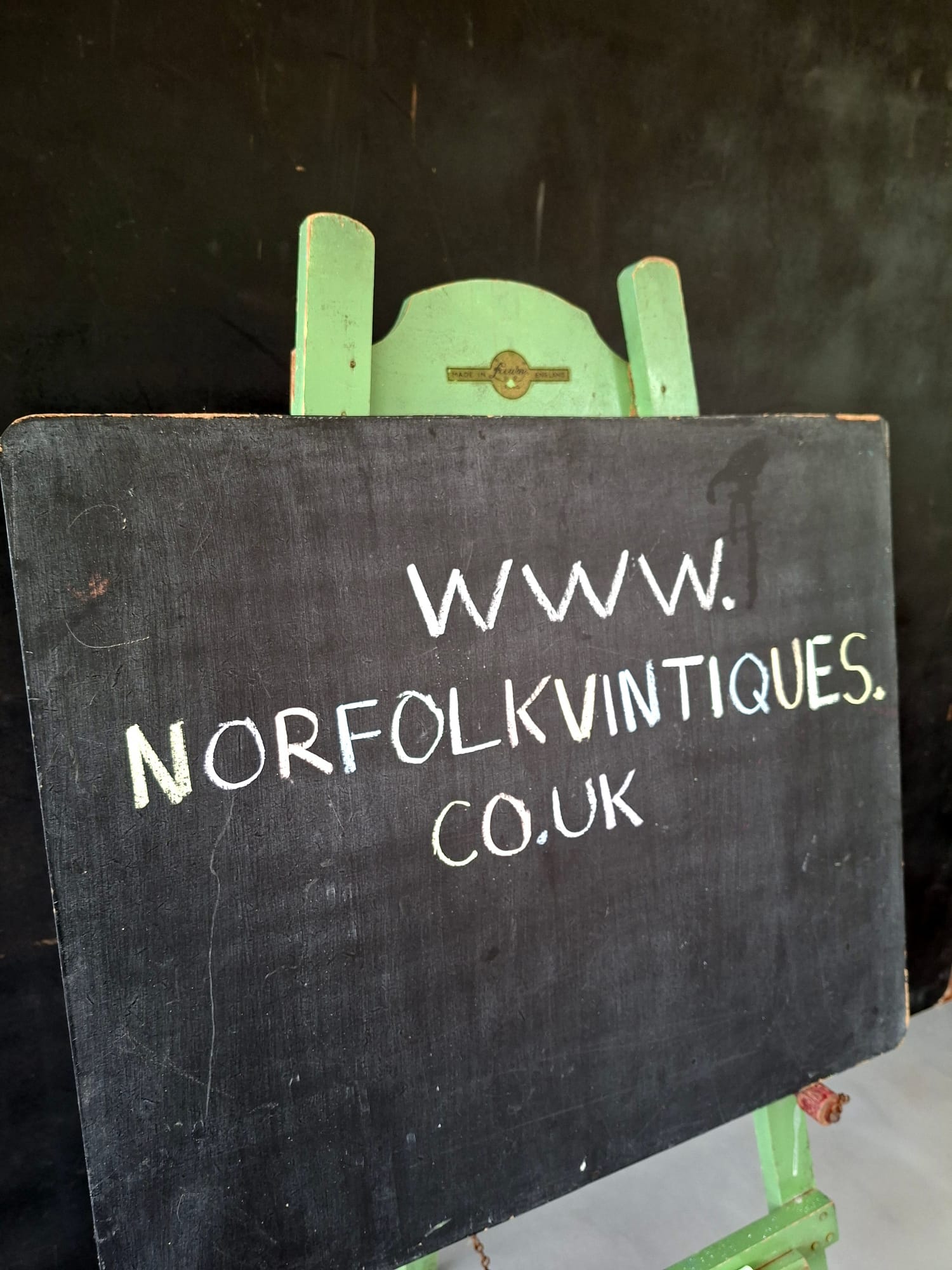 Vintage Easel and Chalk Board – Norfolk Vintiques